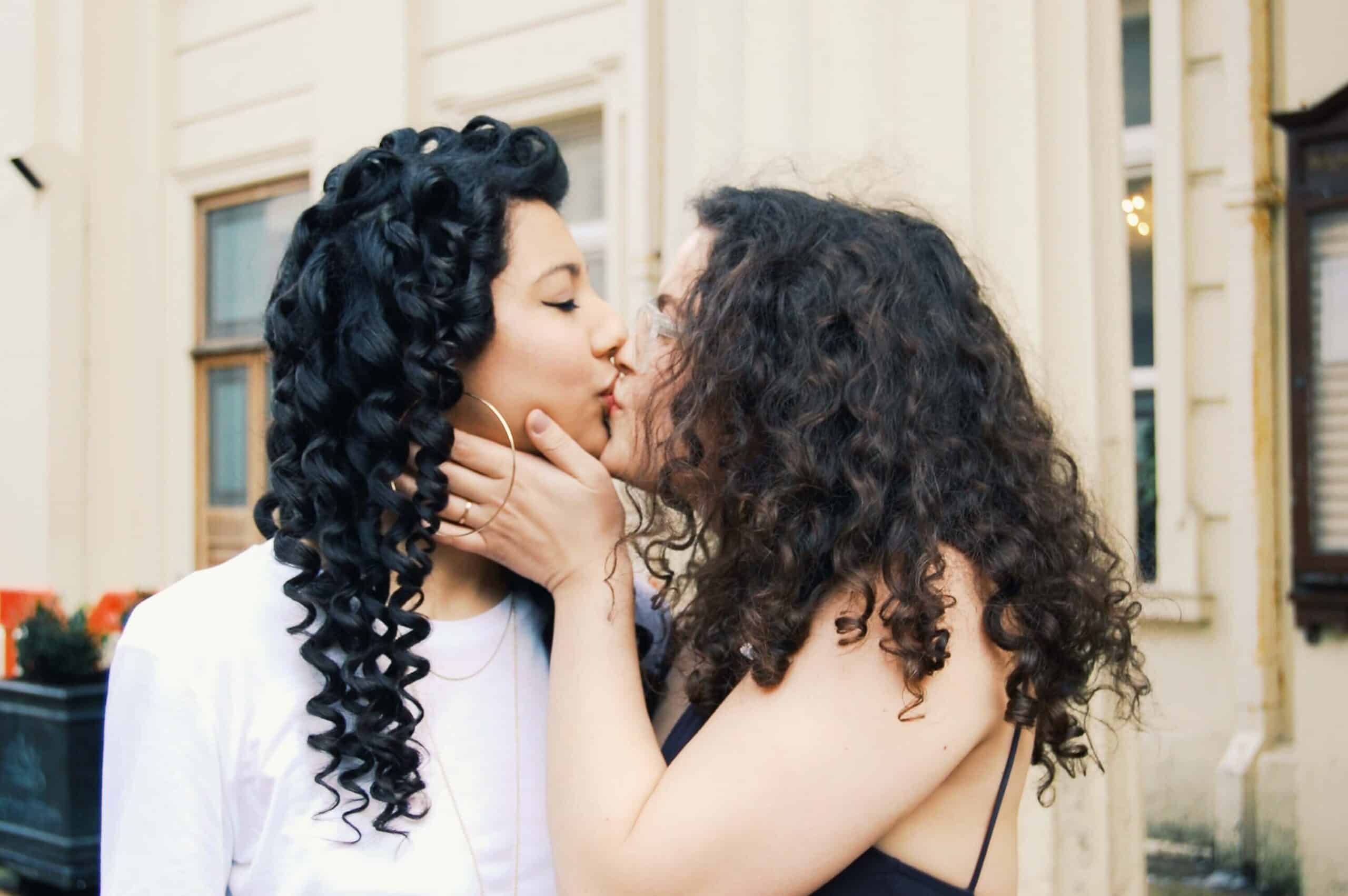 De Lesbische Geschiedenis Alles Over Lesbianisme Vrouw Uit De Kast